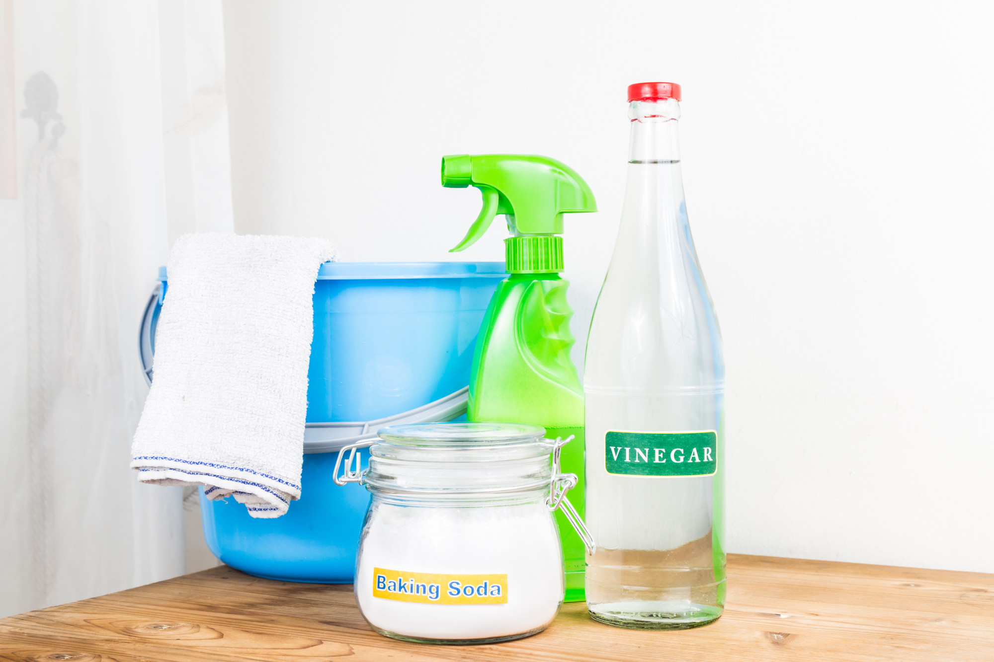 Cleaning with a Conscience: 8 Reasons to Try Green Cleaning Products